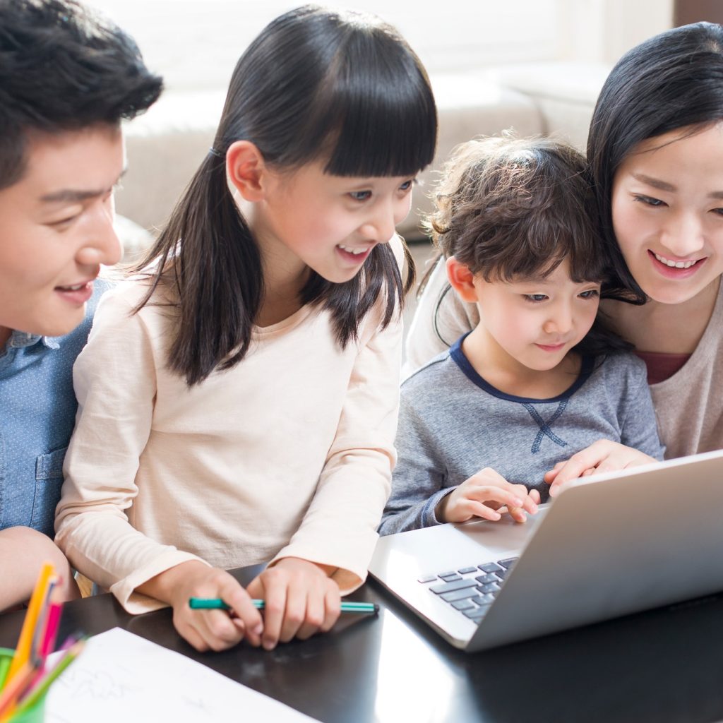 Introducing Chatbots to Kids: 5 Tips for Safe and Fun Conversations ...